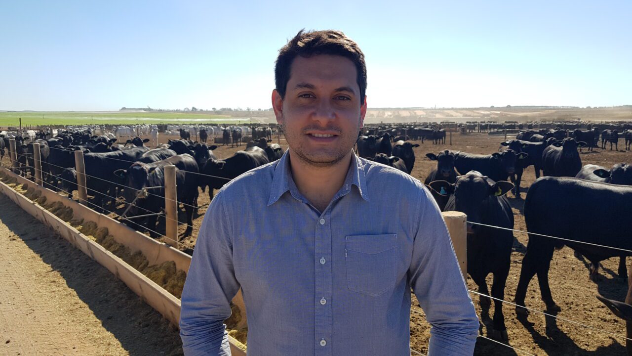 Dr. José Zambrano - SIMLEITE - International Symposium on Dairy Cattle ...